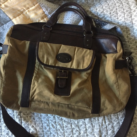 Fossil | Bags | Fossil Messenger Bag | Poshmark